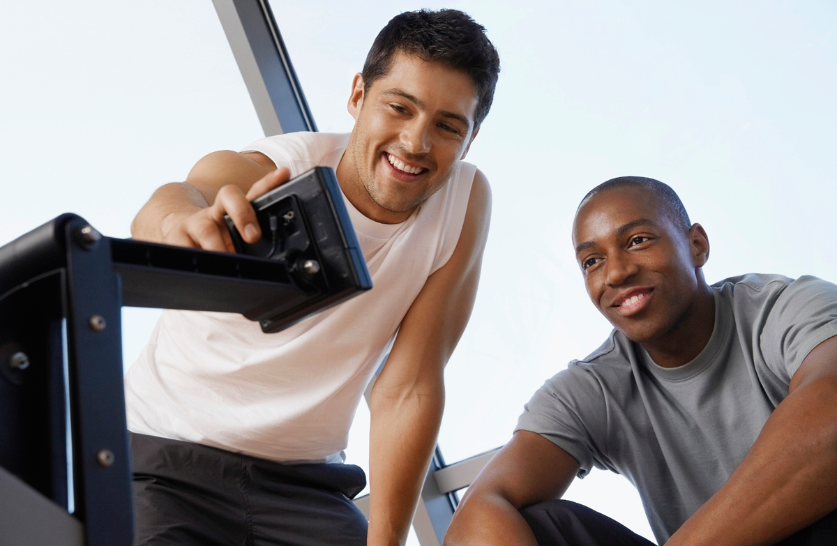 Working-out-with-a-buddy - WellTuned by BCBST